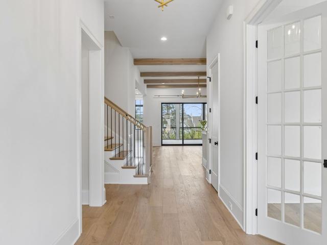 556 Bonaire Ln