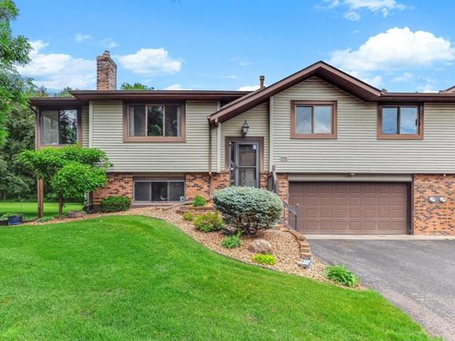 556 Donegal Cir, Shoreview, MN 55126