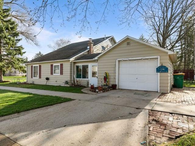 556 Drury Pl, Fond du Lac, WI 54935