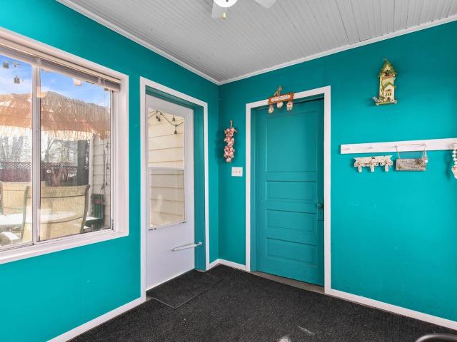 556 DRURY Place