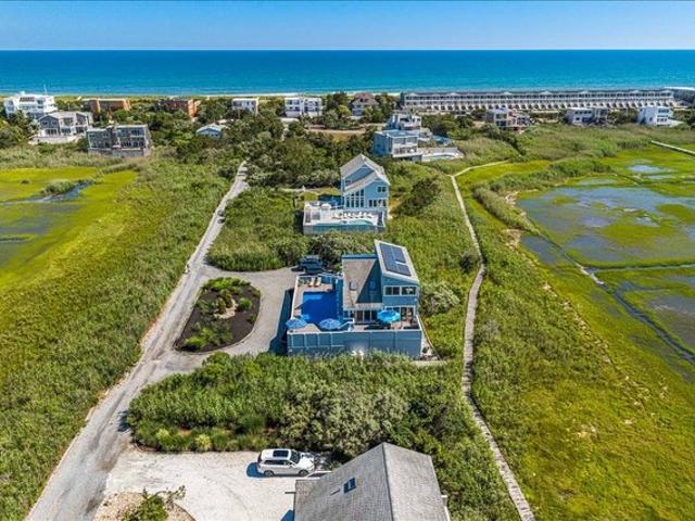 556 Dune Rd, Westhampton, NY 11977