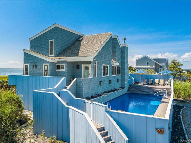 556 Dune Road