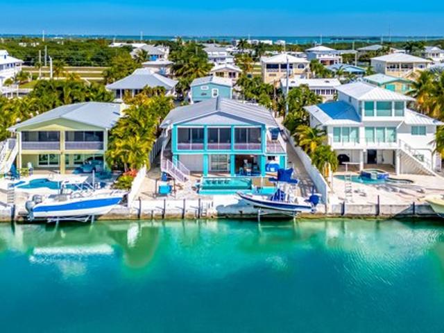 556 E Caribbean Dr, Summerland Key, FL 33042