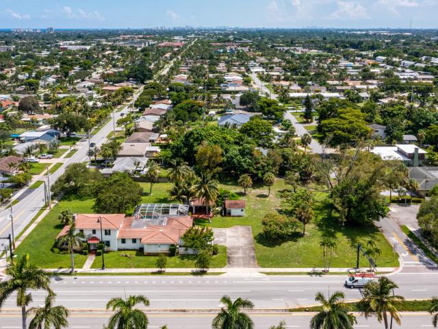556 E Hillsboro Blvd, Deerfield Beach, FL 33441 | MLS #R11140