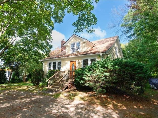 556 East Main Road