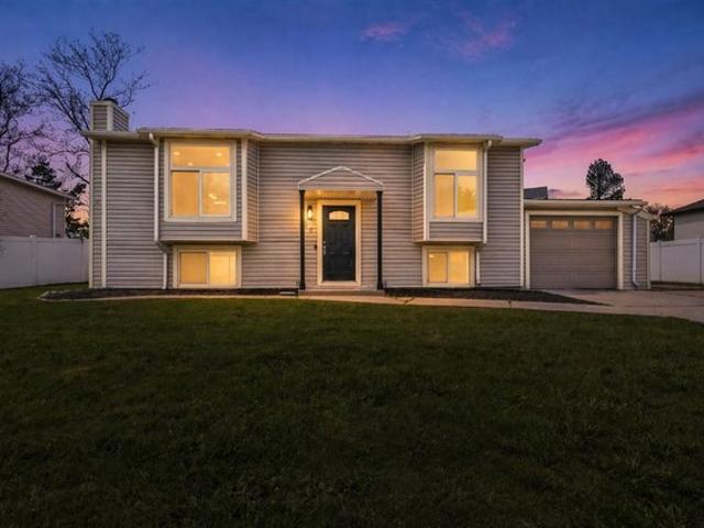 556 Kimball Dr, Layton, UT 84041