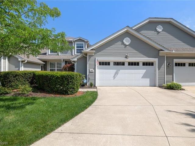 556 Hyannis Port Cir, Avon Lake, OH 44012