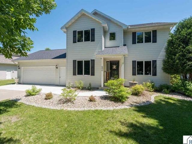 556 Ivy Ln, North Mankato, MN 56003