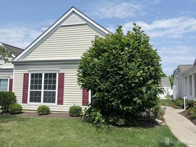 556 NE Harrier Dr, Monroe, NJ 08831