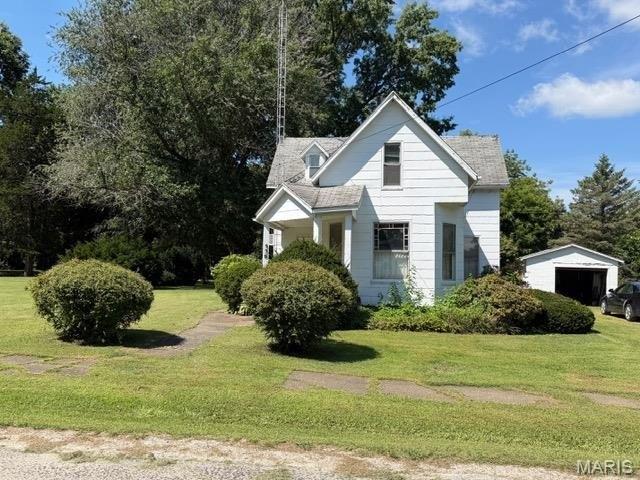 556 S Spruce St, Nokomis, IL 62075
