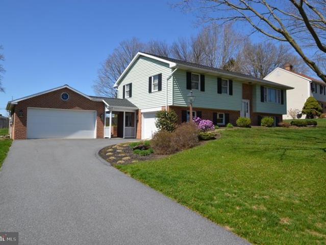 556 Schoolway Dr, Manheim, PA 17545