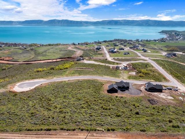 556 W Coopers Cir Unit 2, Garden City, UT 84028