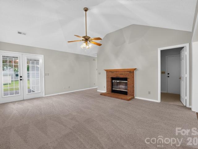 556 Viking Drive SW