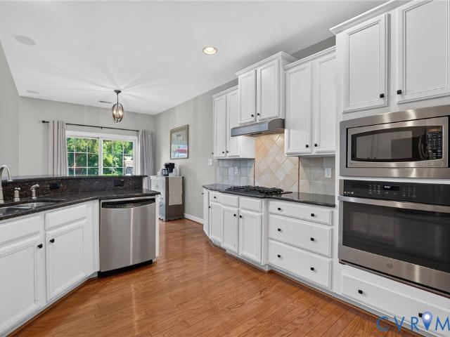 5574 Villa Green Drive