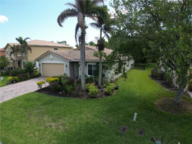 5574 43rd Ct, Vero Beach, FL 32967 | MLS #296895 | Compass