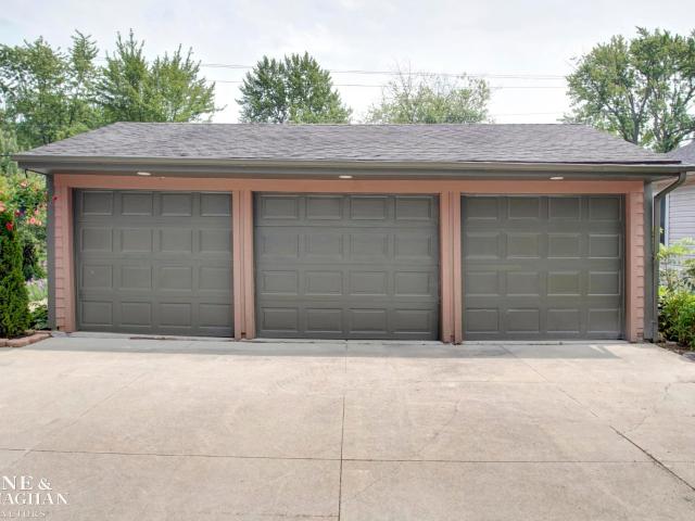 5575 River Road