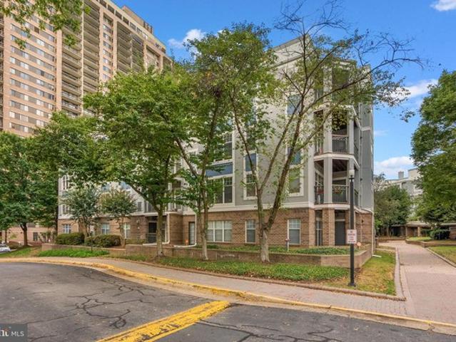 5575 Seminary Rd Apt 102, Falls Church, VA 22041