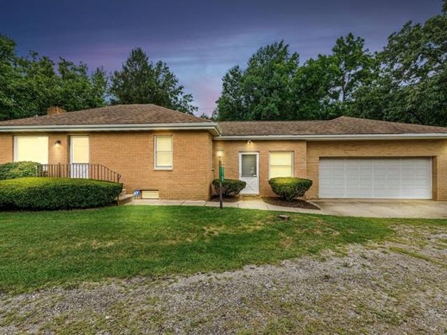 55769 Mayflower Rd, South Bend, IN 46619