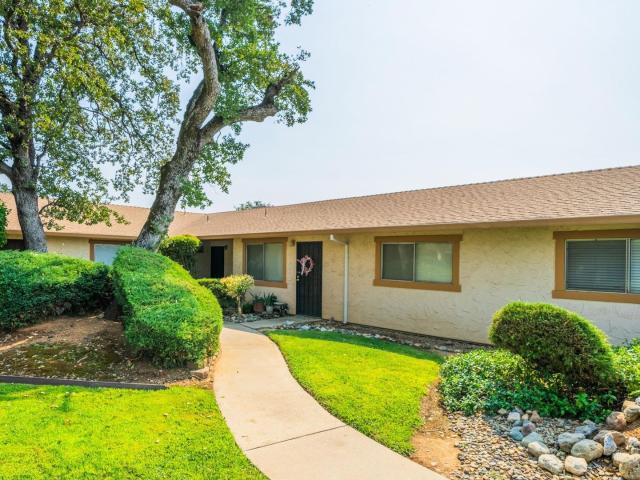 5576 Mountain View Dr 1 4, Redding, CA 96003