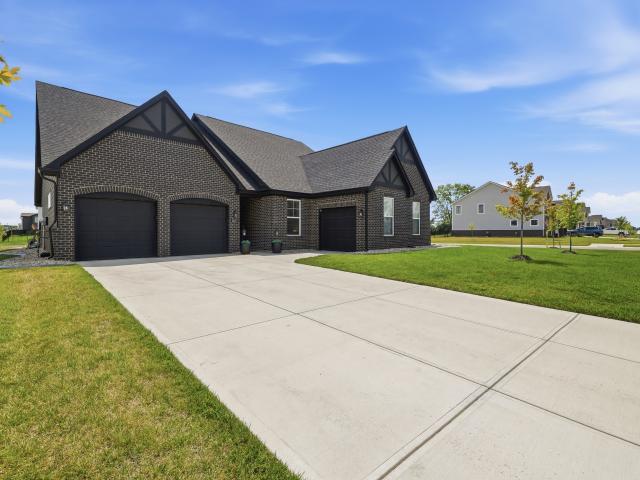 5577 Volanti Way