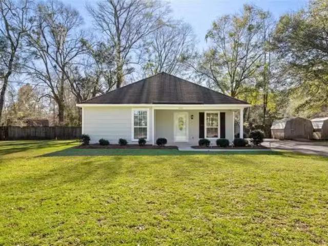 5579 MAGNOLIA AVE, SATSUMA, AL 36572 Single Family Residence F.