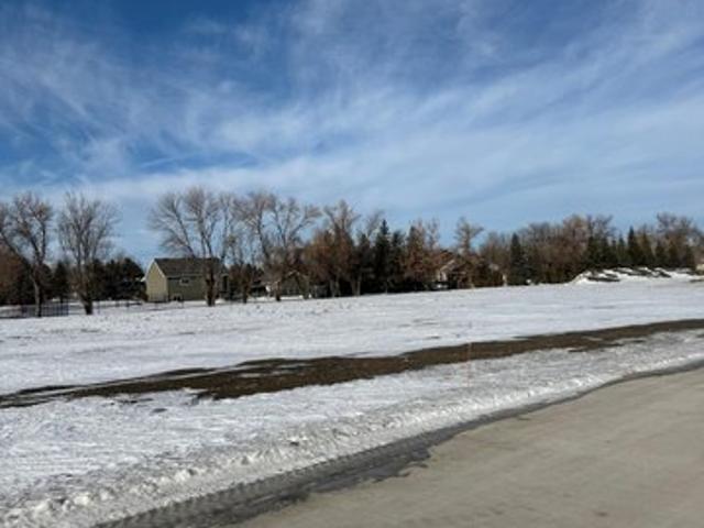 5579 31st St S, Fargo, ND 58104