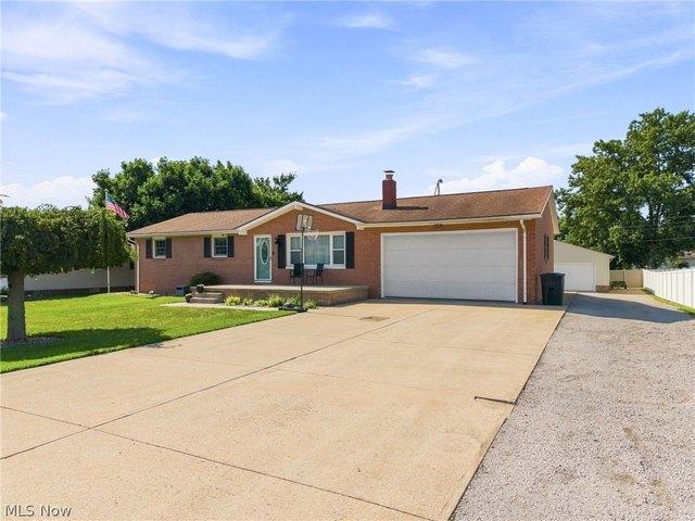 5570 Foxford St SW, Canton, OH 44706