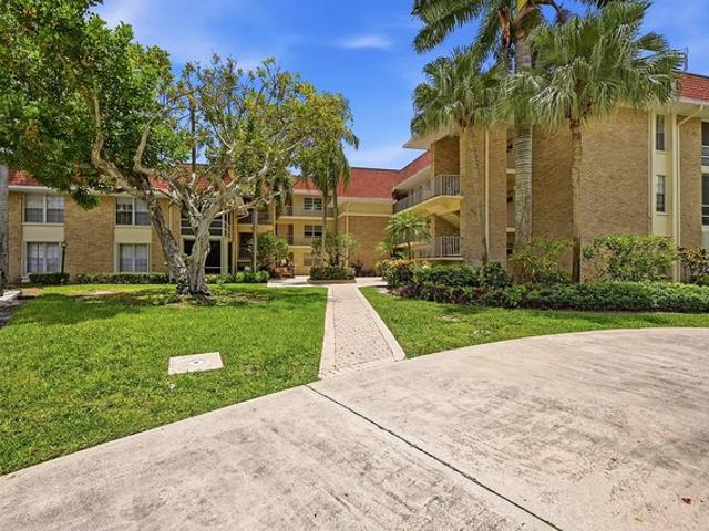 5570 Tamberlane Cir Apt 229, Palm Beach Gardens, FL 33418