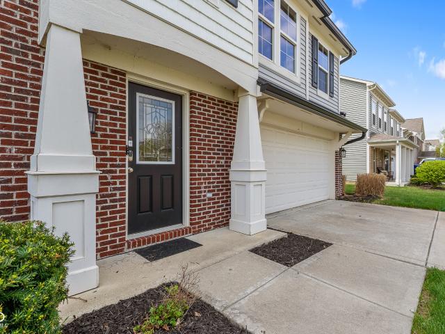5571 N Woodhaven Dr, McCordsville, IN 46055 | MLS #22095