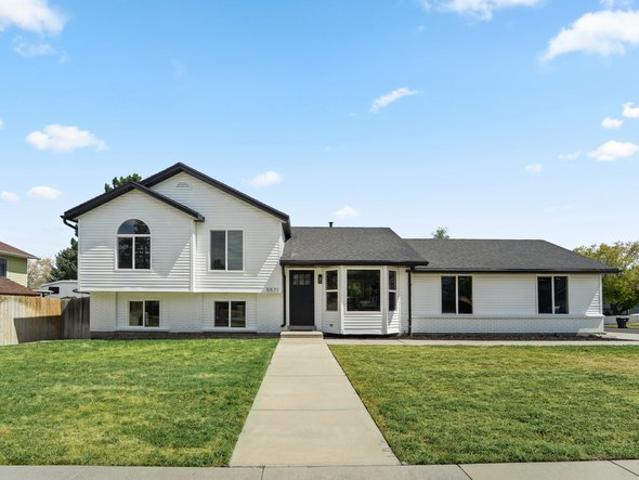 5571 S Dale Amour Dr W, Kearns, UT 84118