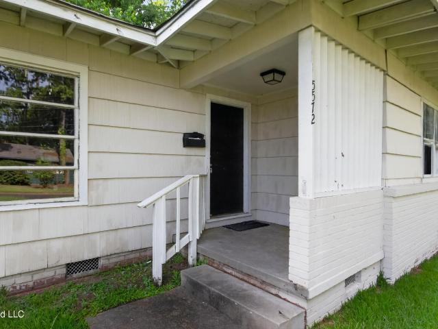 5572 Pine Lane Drive