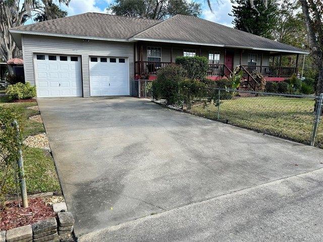 55730 Holiday Cir, Astor, FL 32102