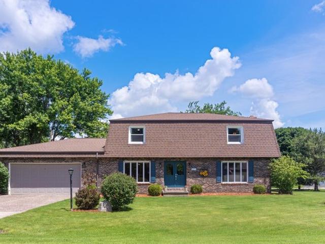5573 S Beebe Dr, Rochelle, IL 61068