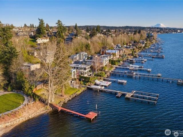 557 5th Ave W, Kirkland, WA 98033