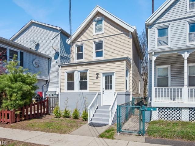 557 Christopher St