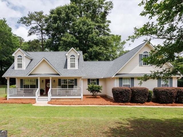 557 Aarons Cir, Gray, GA 31032