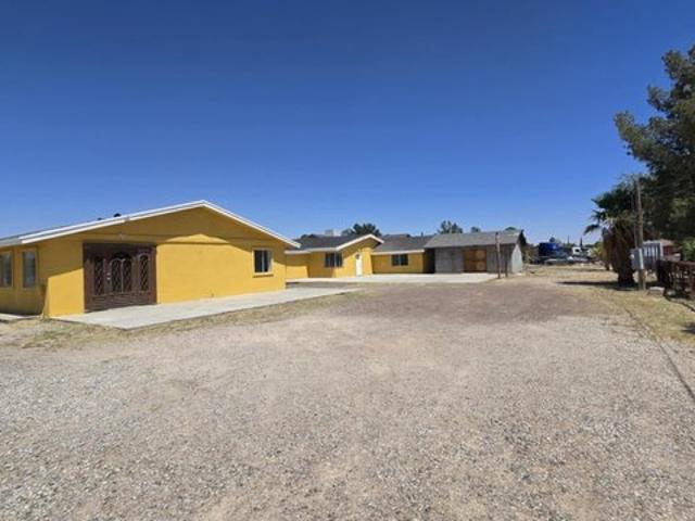 557 Bonampak Dr, San Elizario, TX 79849