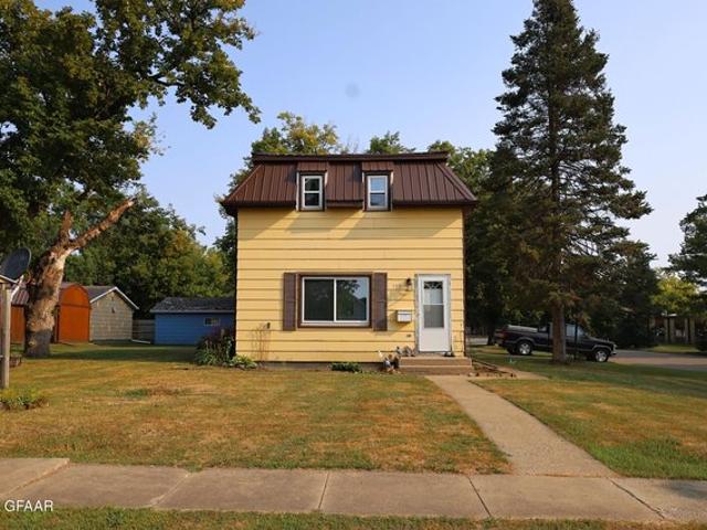 557 E 4th St, Grafton, ND 58237