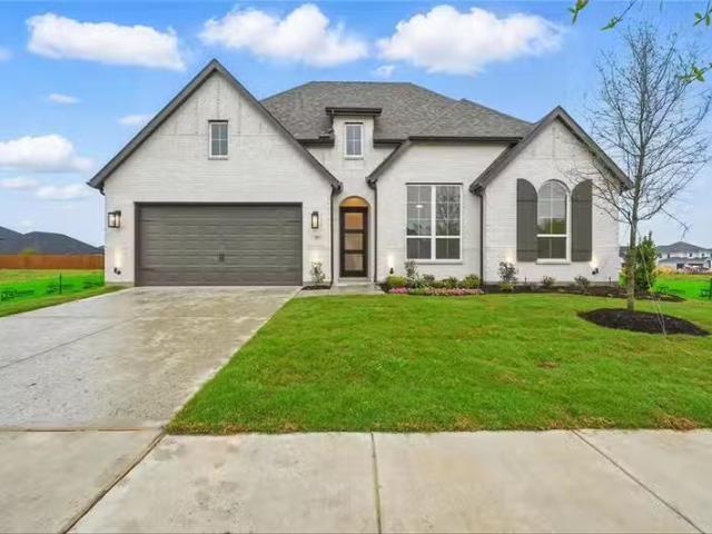557 Lockhart St, Waxahachie, TX 75165