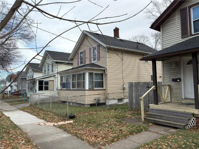 557 Maple Street
