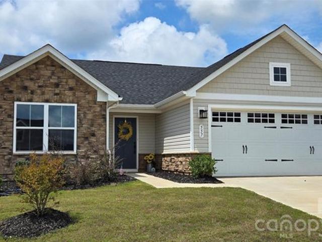 557 Nesbe St, Lancaster, SC 29720