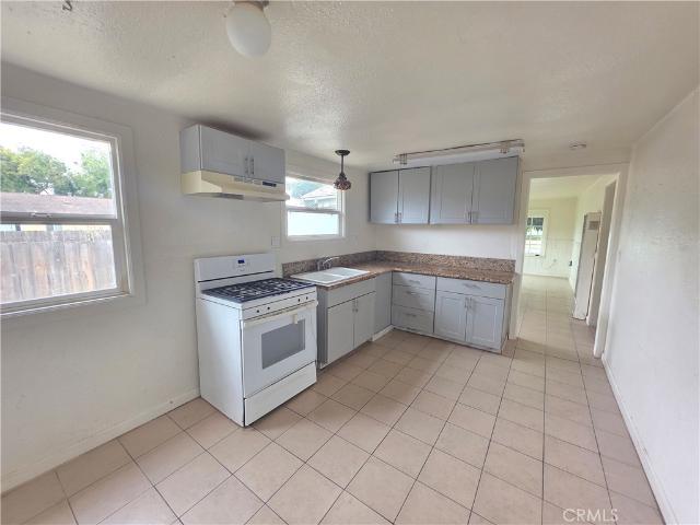 557 S 10th