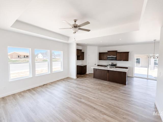 557 Sunspot Dr