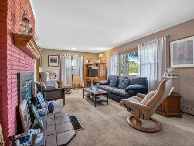 557 Rockport Rd