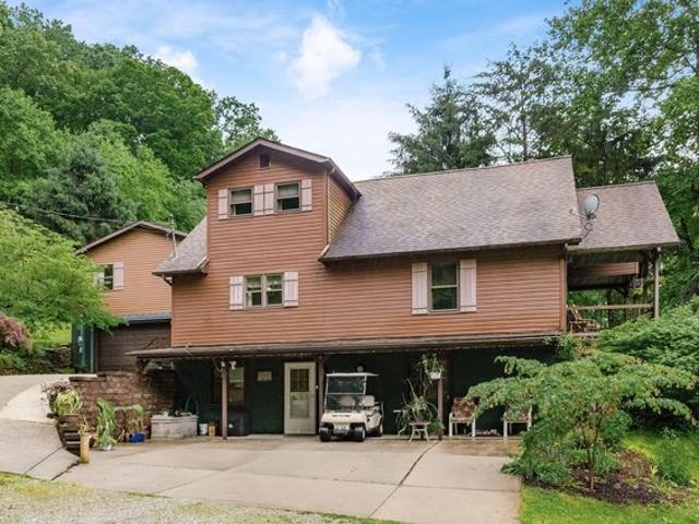 557 Ross Rd SE, Lancaster, OH 43130