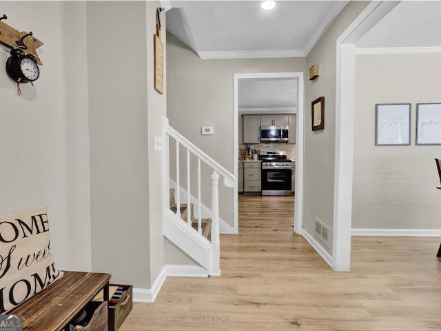 557 Rue Montaigne