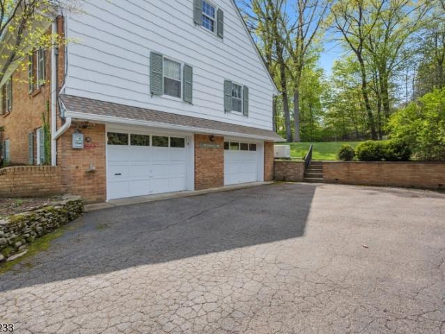 557 Taunton Rd