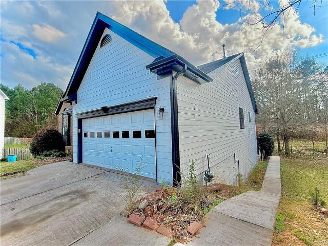 557 Vickers Ln, Locust Grove, GA 30248 | MLS #7745 | Compass