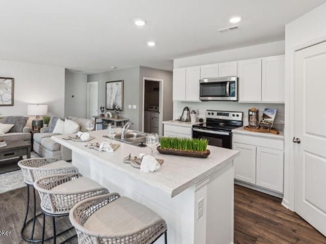 557 Zelcova Dr