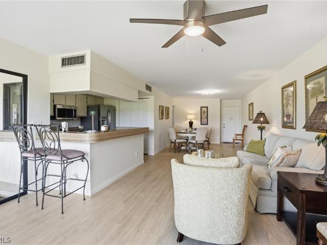 5585 Trailwinds Dr, Unit 314, Fort Myers, FL 33907 | MLS #2026011